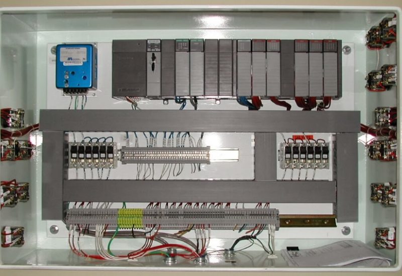 Pengertian PLC (Programmable Logic Control): Fungsi, Prinsip Kerja ... Pengertian PLC (Programmable Logic Control): Fungsi, Prinsip Kerja ...